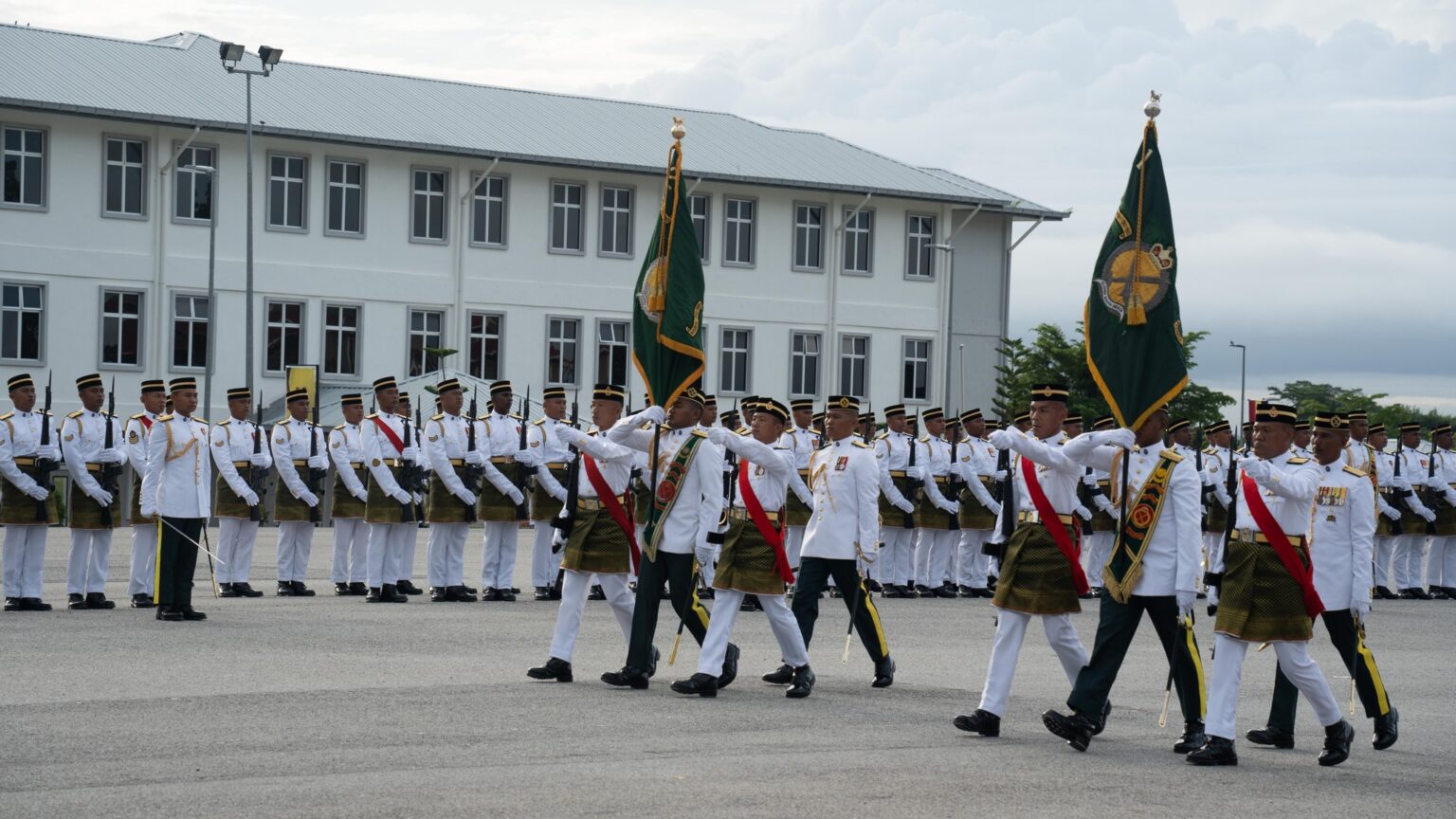 Istiadat Perbarisan Pertukaran Panji-panji Rejimen - Black Hackle Club